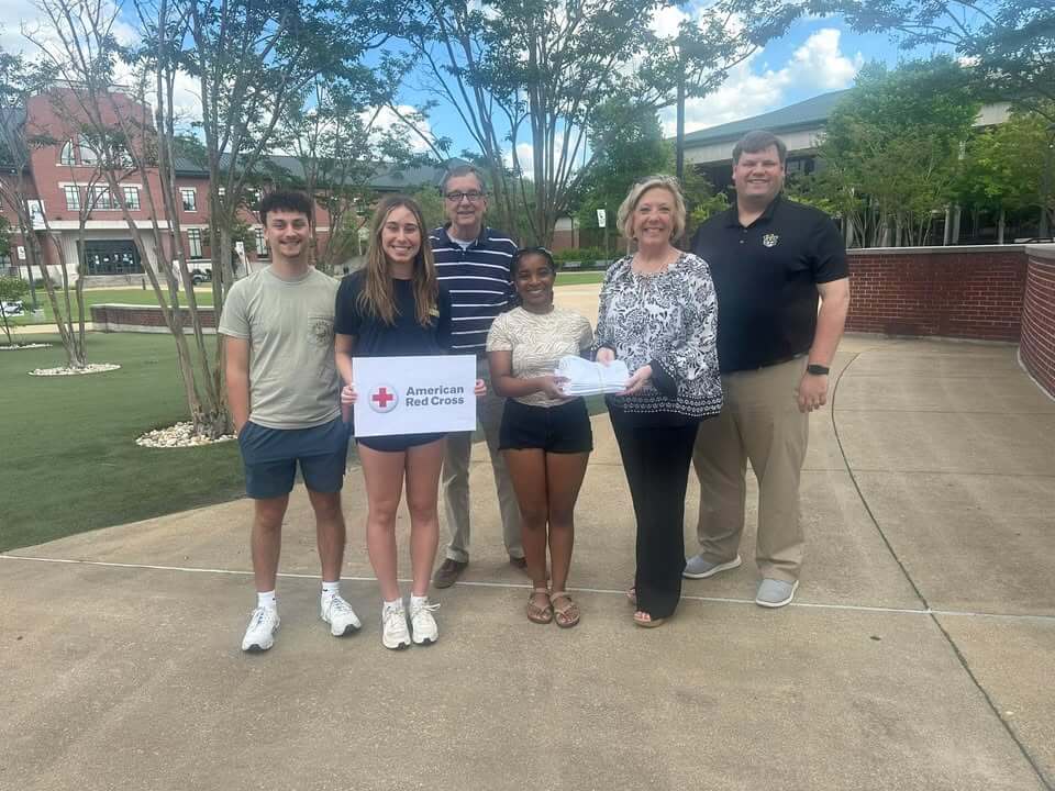 Phi Theta Kappa members donate $2,700 to North Mississippi Red Cross ...